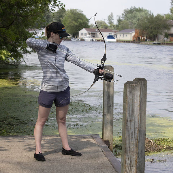 Bowfishing Girls